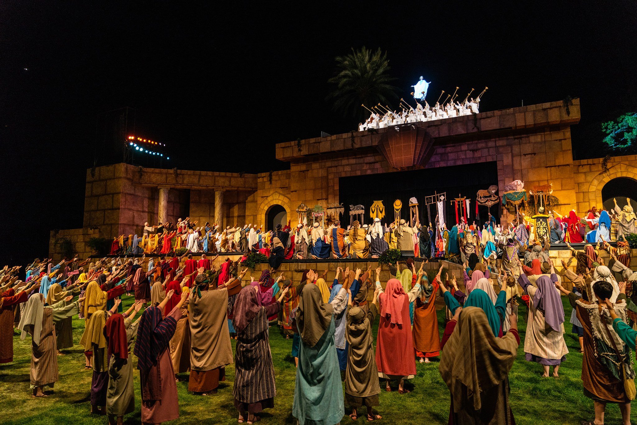 Renovated Mesa Arizona Temple Opens to the Public This Week ...
